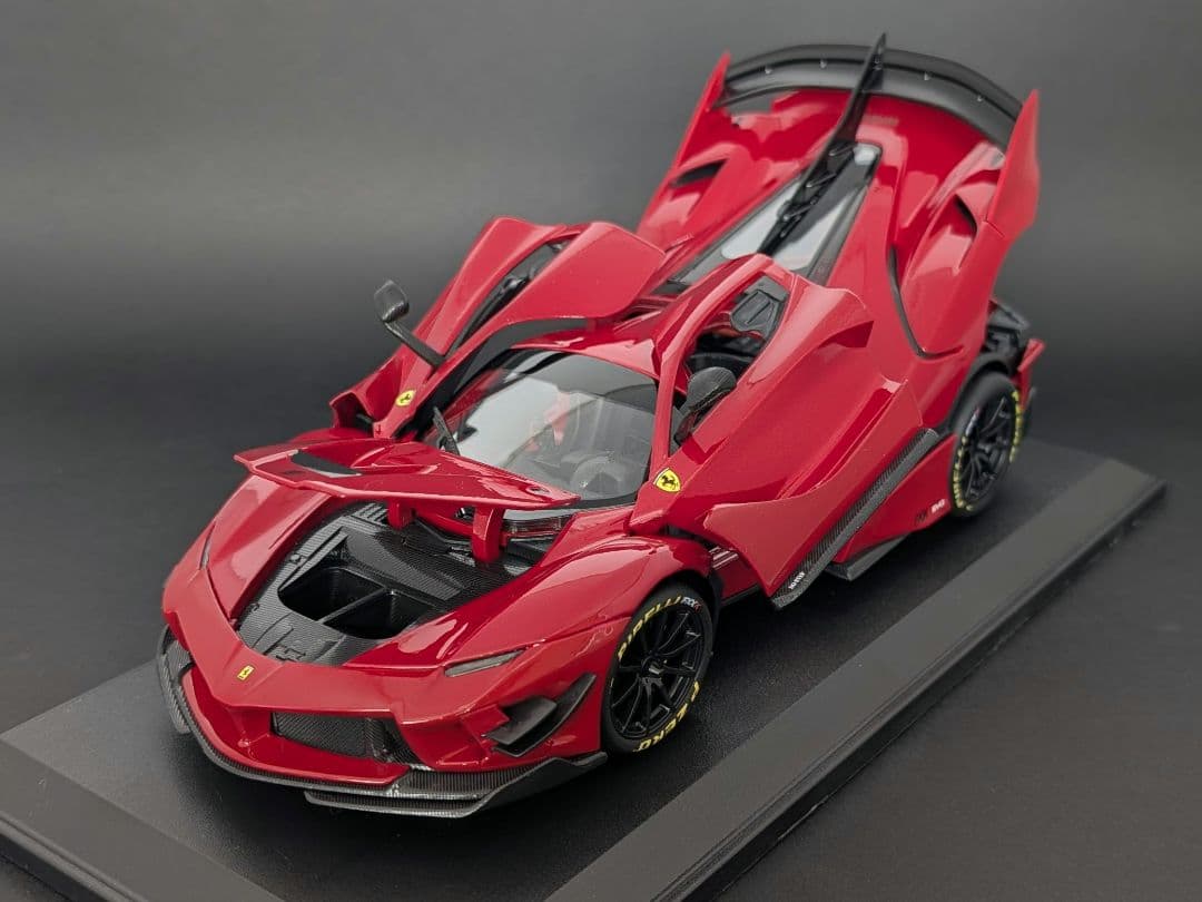 ブラーゴ 1/18 フェラーリ FXX K EVO メタリックレッド