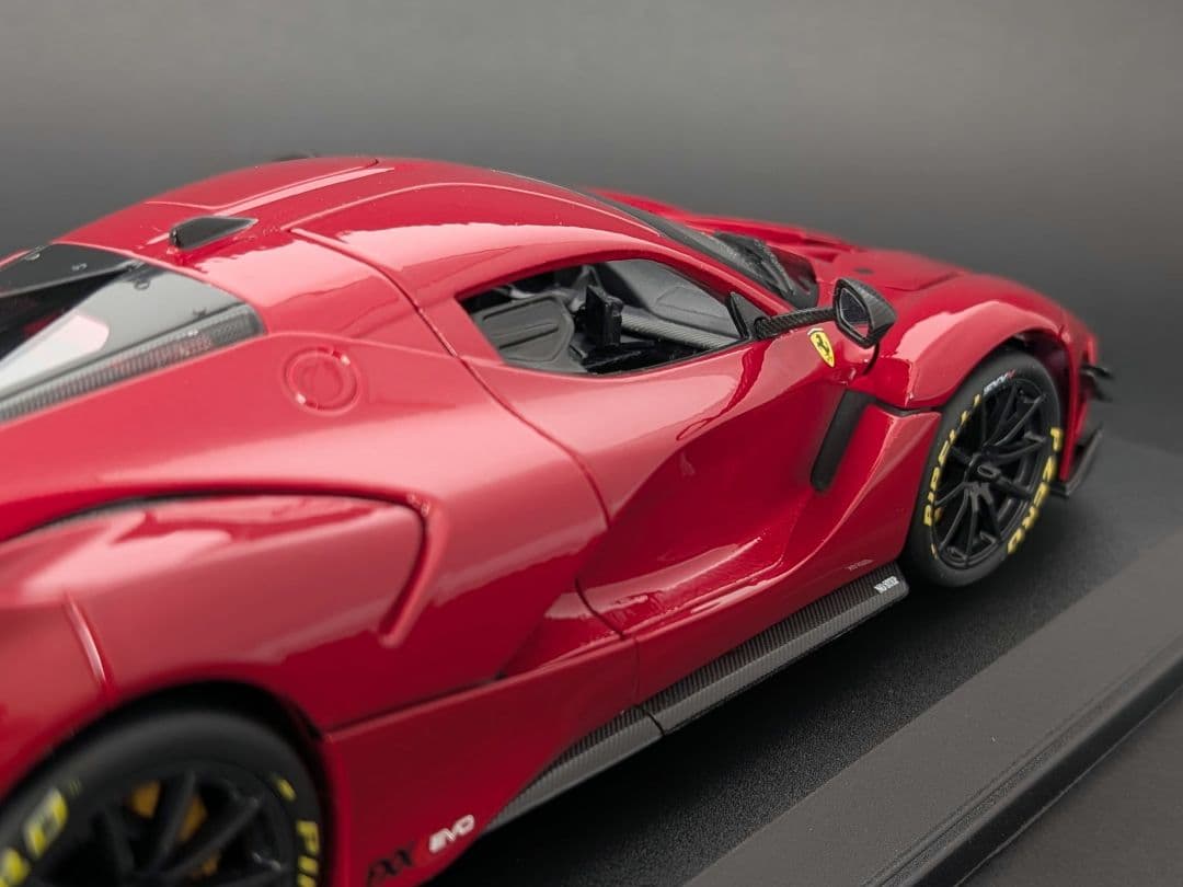 ブラーゴ 1/18 フェラーリ FXX K EVO メタリックレッド