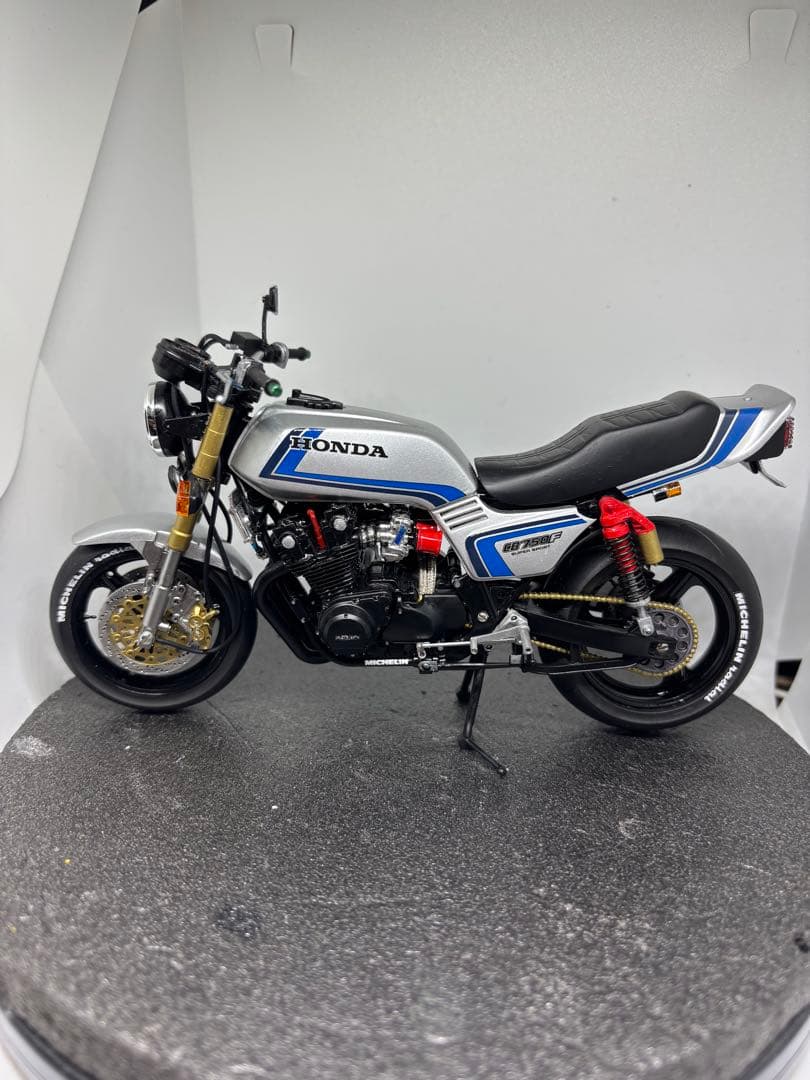 プラモデル完成品　タミヤ　ホンダ　CB750F 1/12 スペンサー　レプリカ