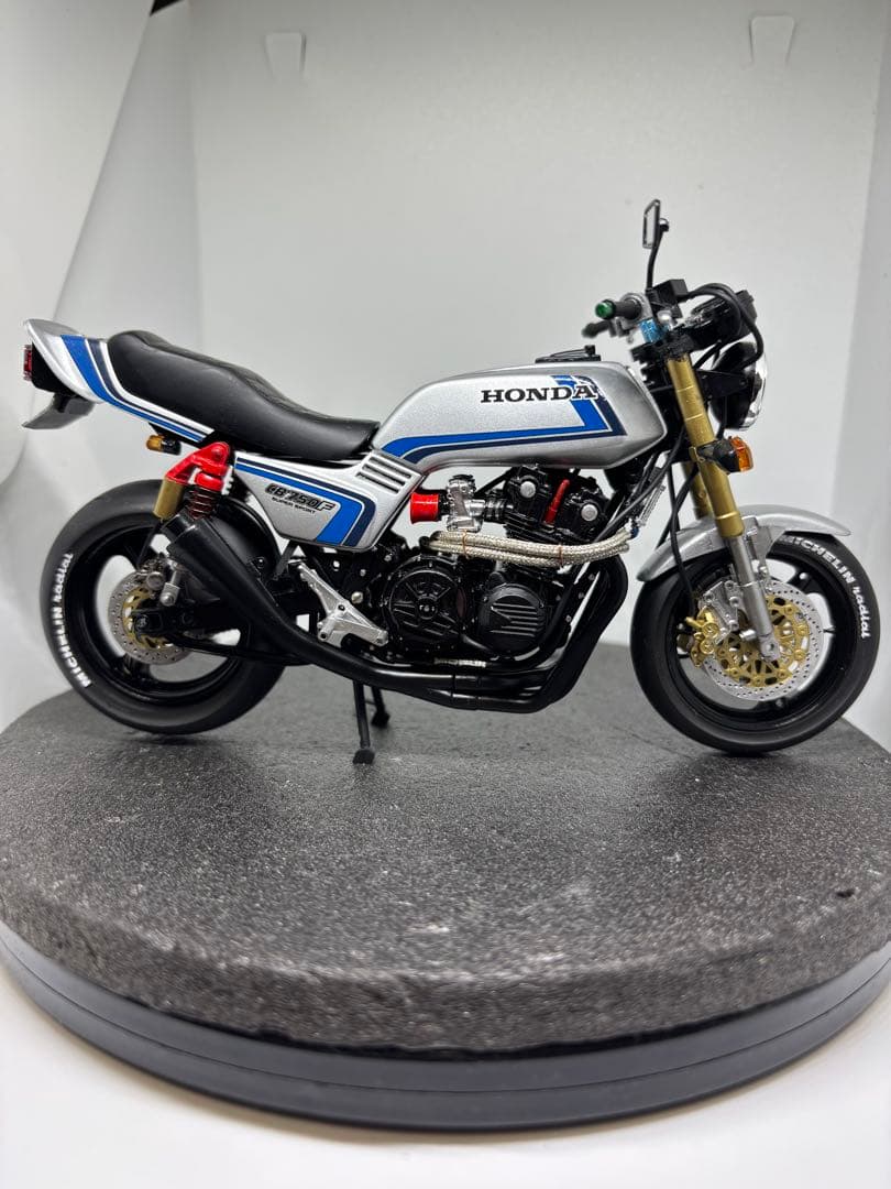 プラモデル完成品　タミヤ　ホンダ　CB750F 1/12 スペンサー　レプリカ