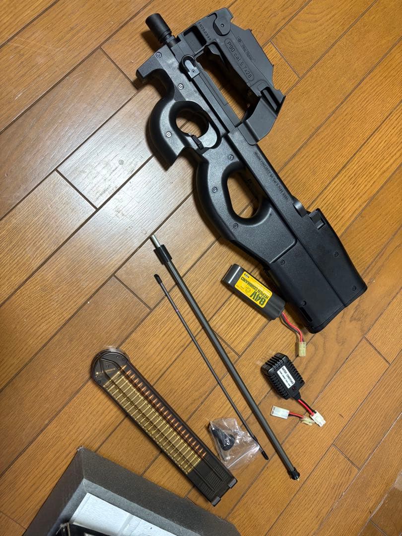 P90 電動ガン マガジン付き