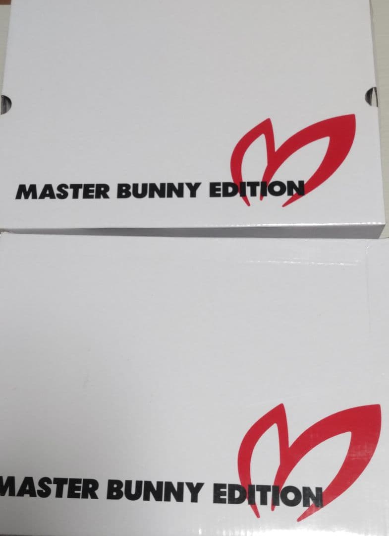 MASTER BUNNY EDITION MBE シューズ 2色セット