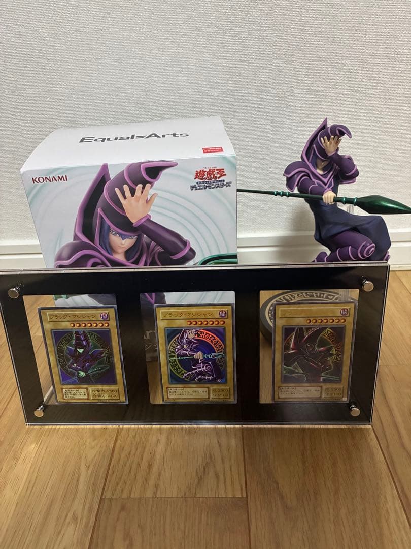 遊戯王 ブラック マジシャン 3種 初期含む ディスプレイ付き