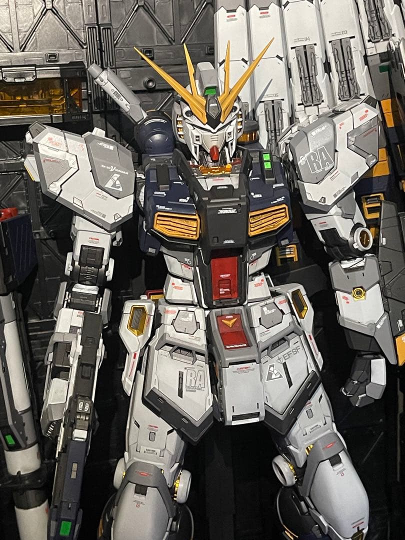 PG UNLEASHED 1/60 νガンダム 国内正規品塗装済み完成品