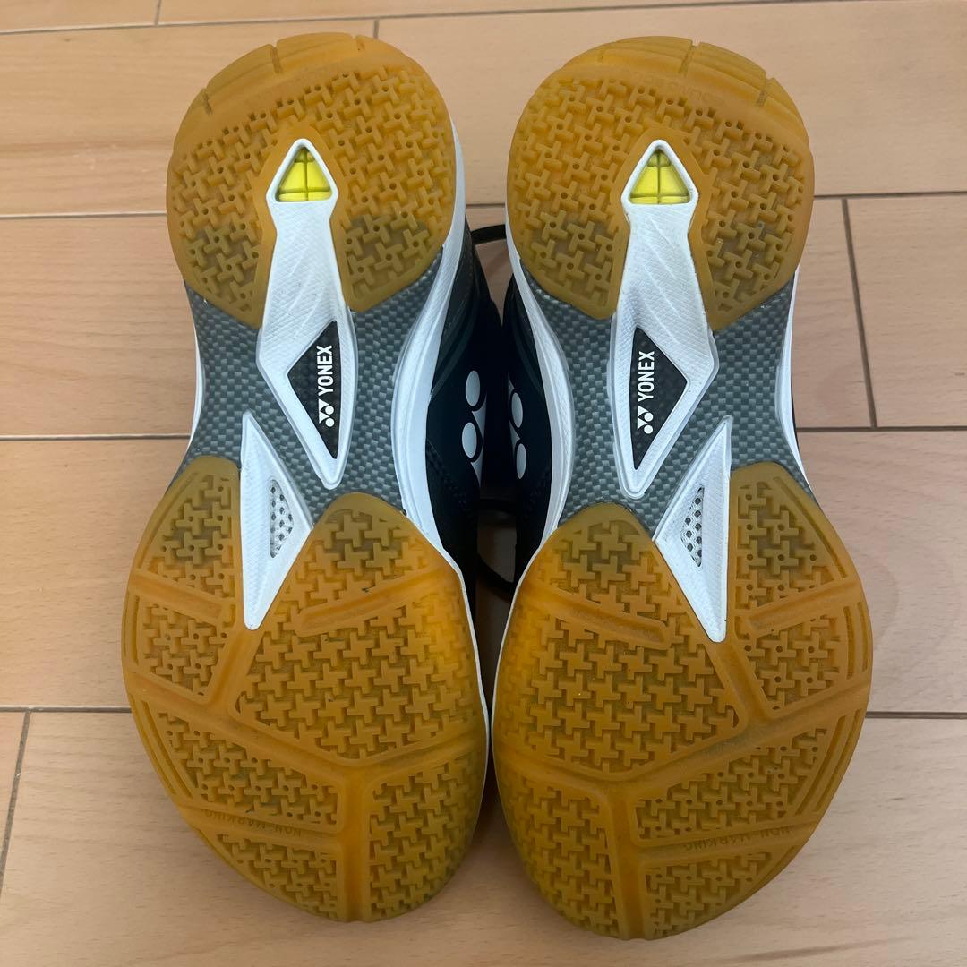 【美品】YONEX パワークッション65Z 23.5センチ