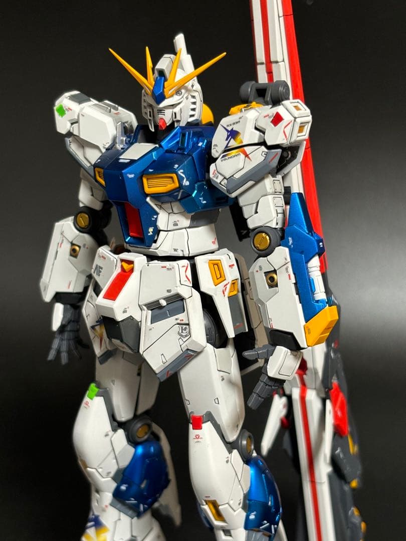 全塗装完成品　RG 1/144 RX-93ff νガンダム（ニューガンダム）