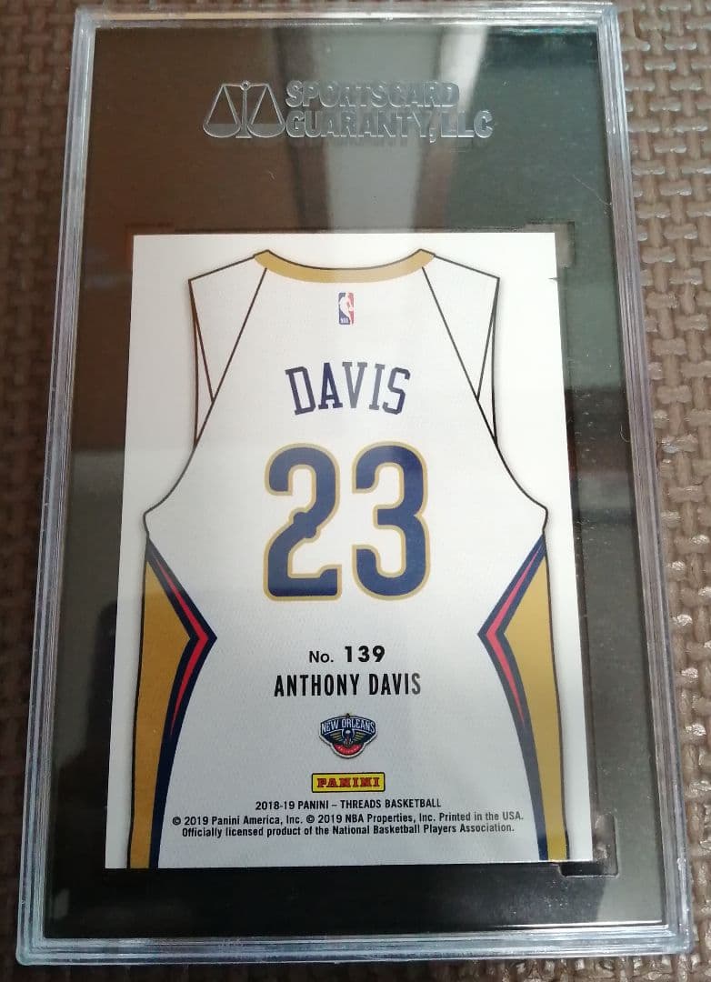 LeBron James フィギュア& Anthony Davis カードセット