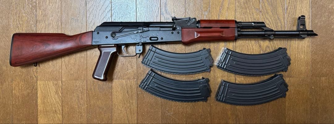 東京マルイ　AKM 箱無し　マガジン4個付き