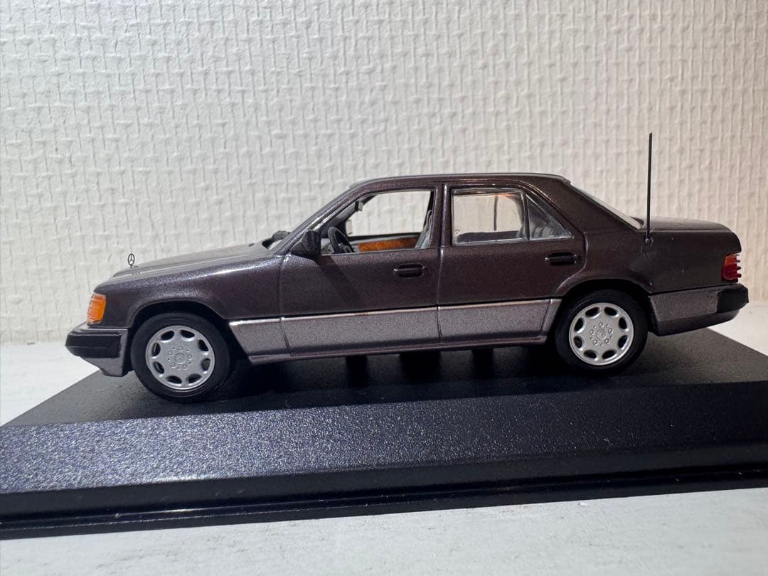 ミニカー MINICHAMPS Mercedes 400 E V8 1992