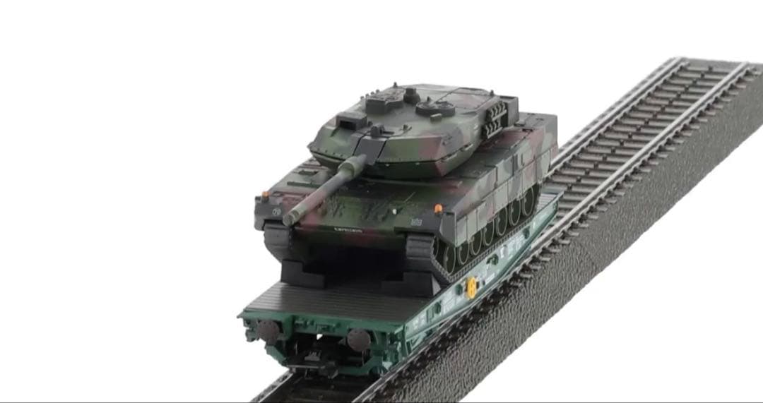 新品　メルクリン　ドイツ連邦軍　レオパルド　2A6 戦車　＆　運搬車