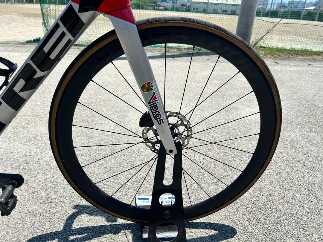 Bontrager aeolus pro37 クリンチャー　ディスクホイール