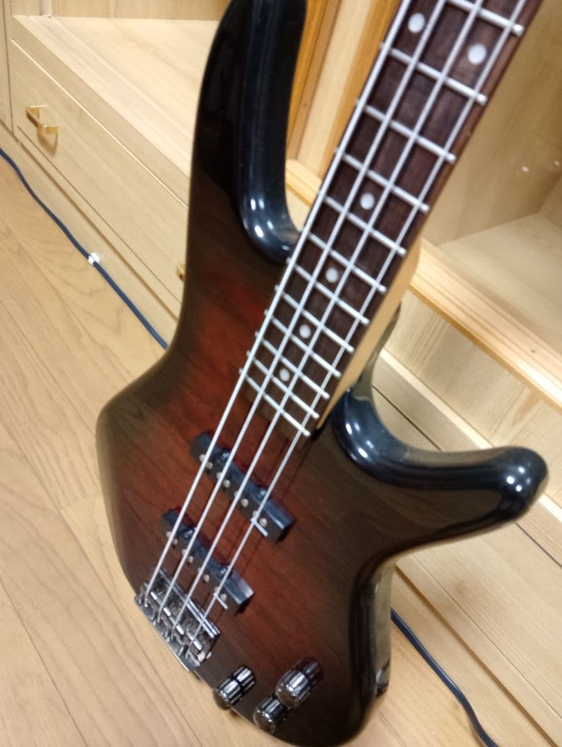 Ibanez Soundgear 4弦エレキベース バースト