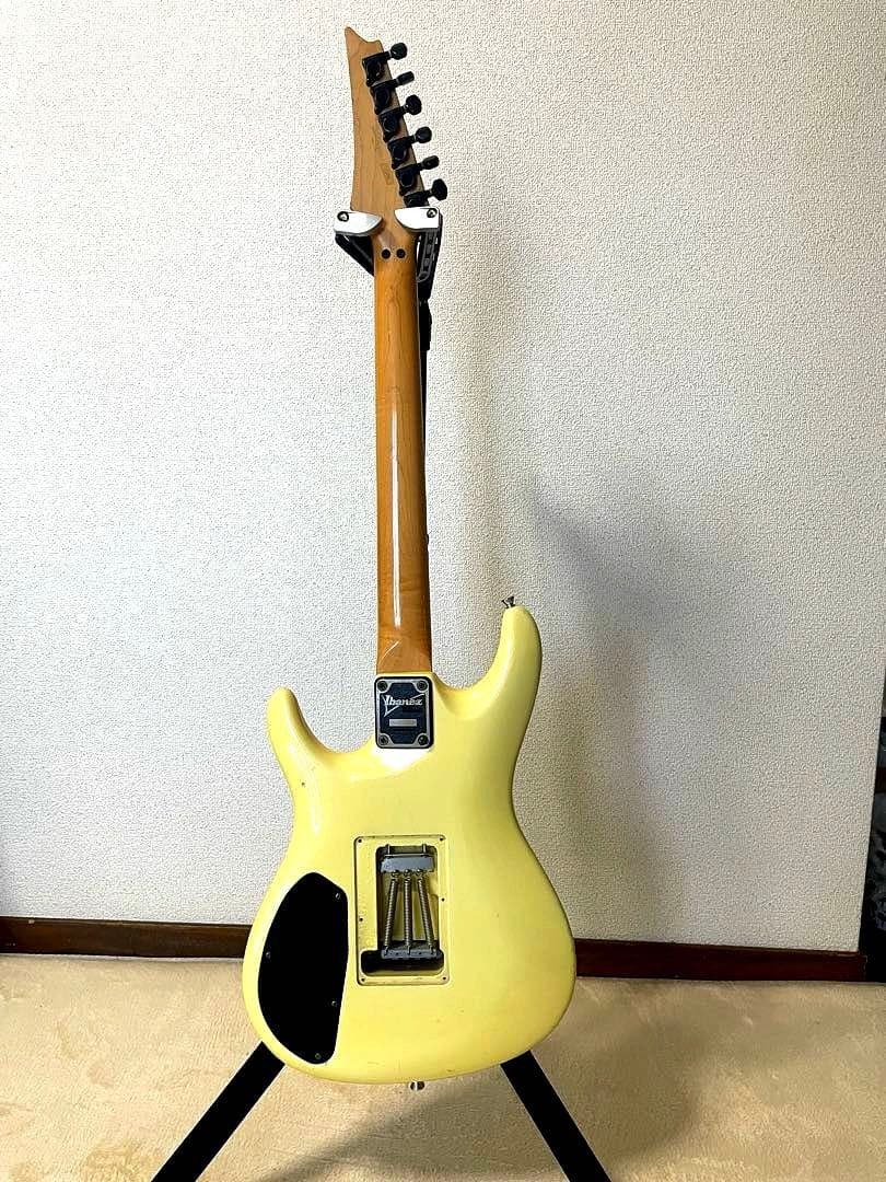 ハ*ー様 Ibanez エレキギター クリーム色 ハムバッカー
