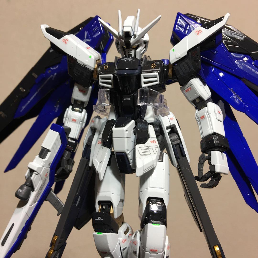 ガンプラ 1/144 RG フリーダム ガンダム 完成品 ガンダムSEED