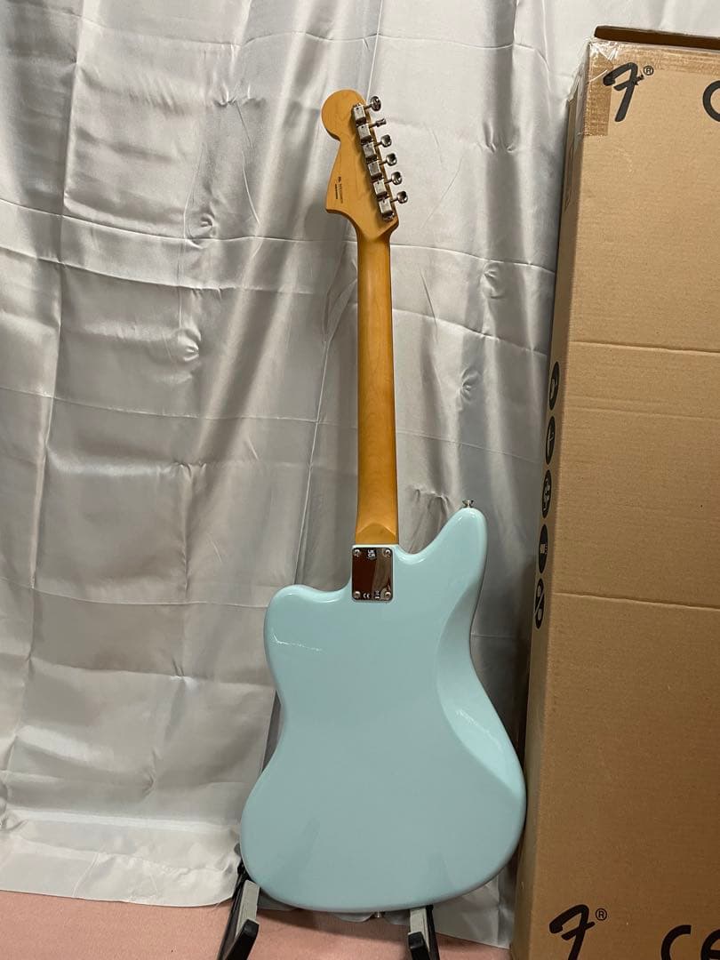 Fender Vintera '60s Jaguar エレキギター
