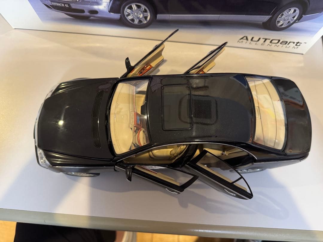 AUTOart MAYBACH 57ミニカー 1:18