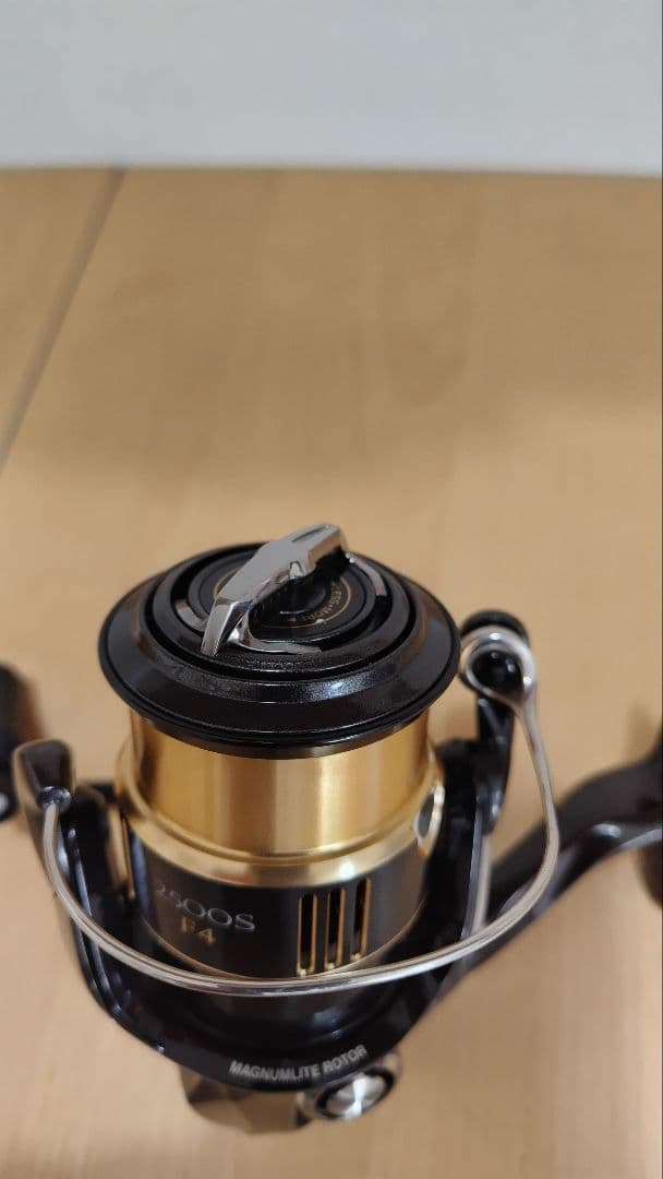 SHIMANO シマノ コンプレックスci4+ 2500S F4