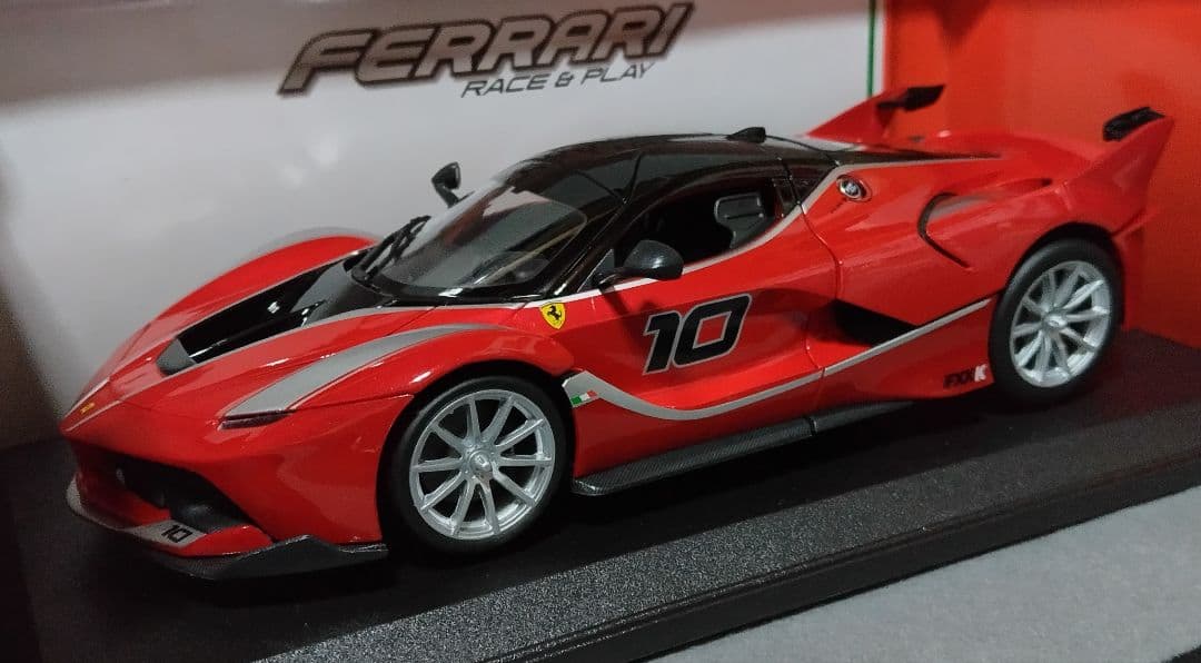 絶版BBurago Ferrari FXX K 1/18 ダイキャストカー