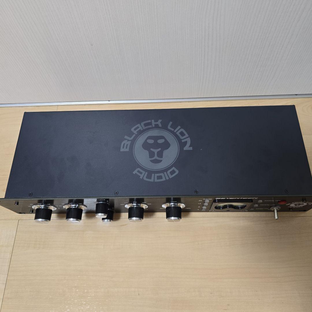 BLACK LION AUDIO Seventeenコンプレッサー