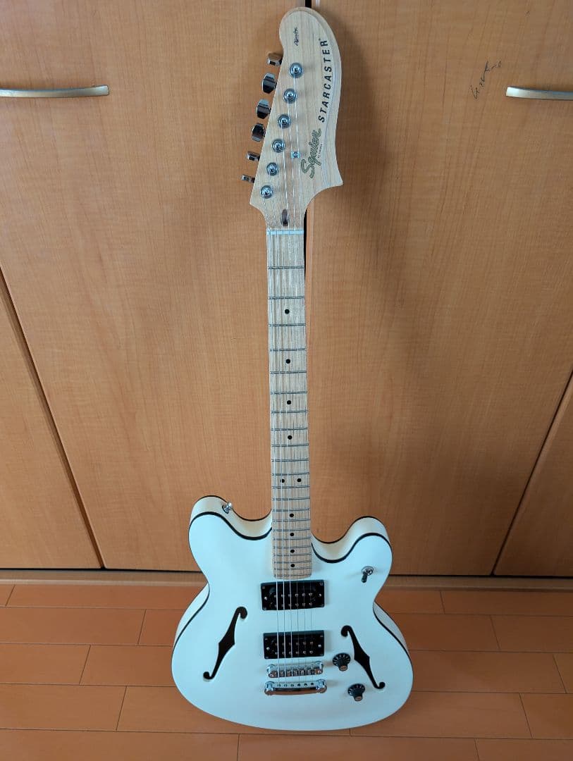 Squier Starcaster ホワイトエレキギター