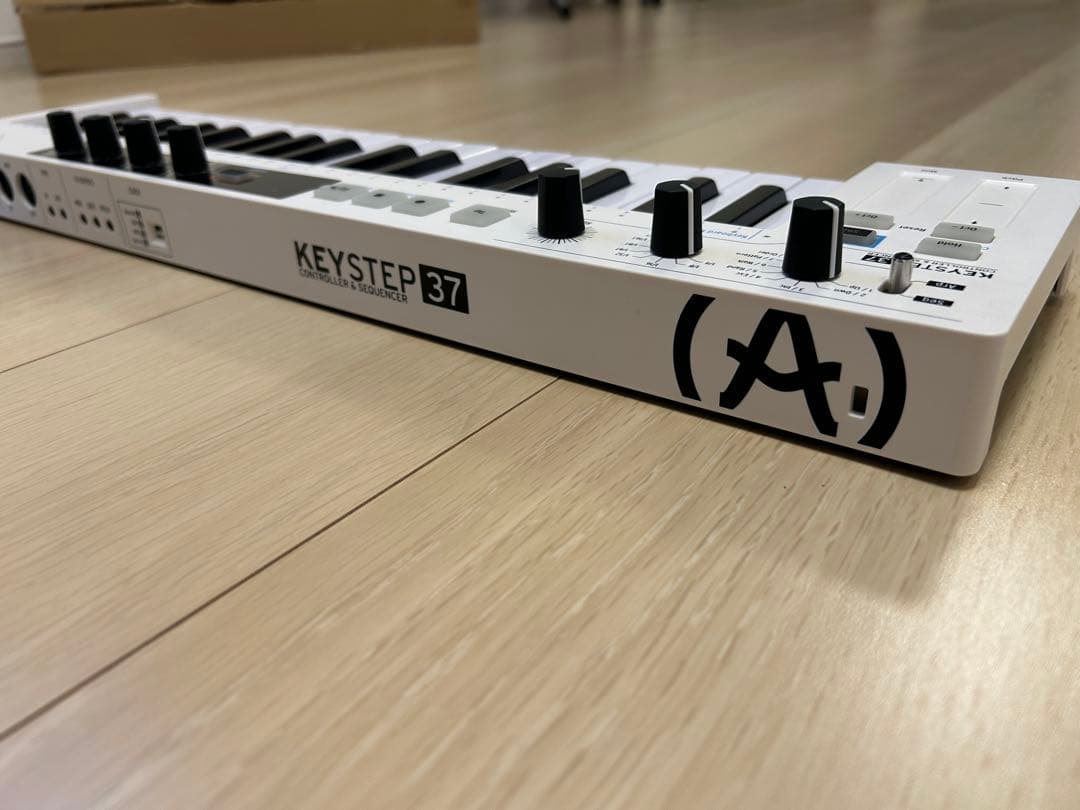 ARTURIA MIDIキーボード コントローラー KeyStep 37