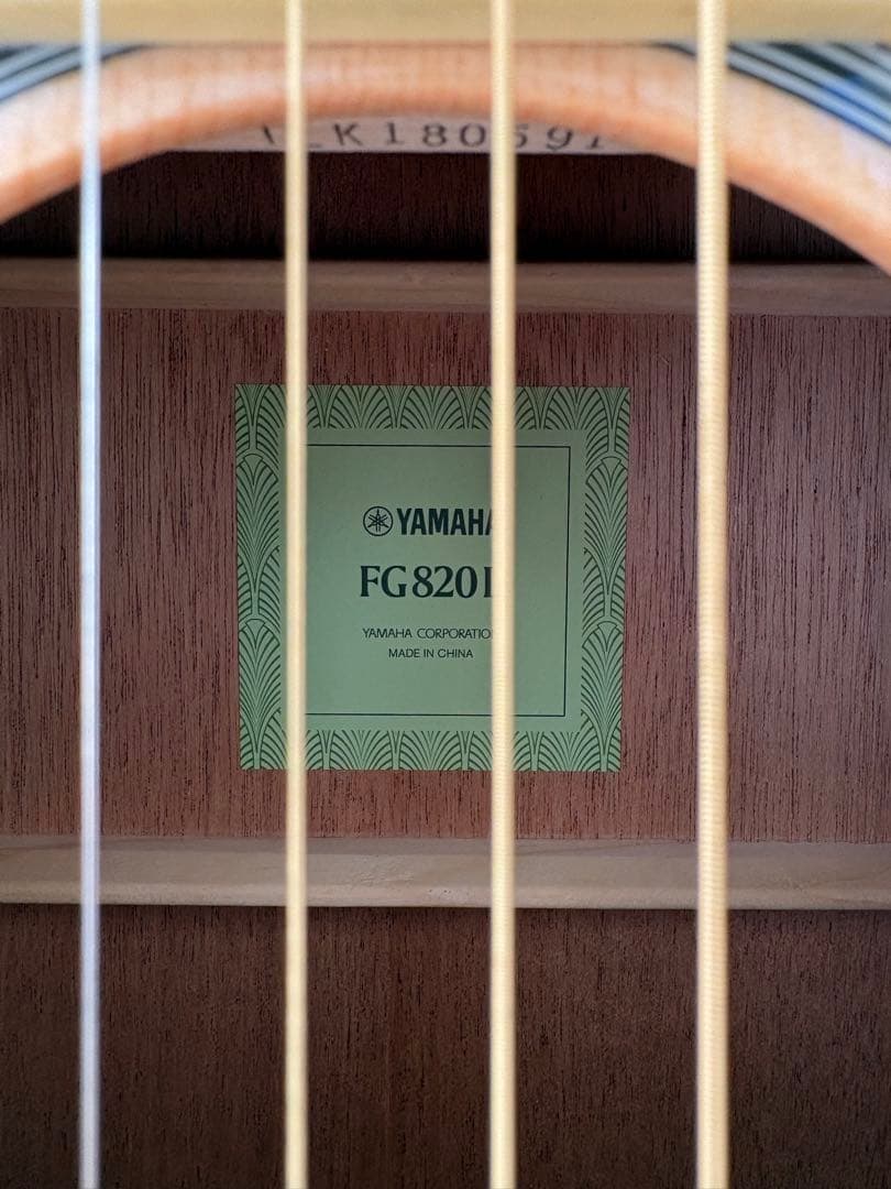 ヤマハ　アコースティックギター FG820L 左利き レフティー 付属品多数