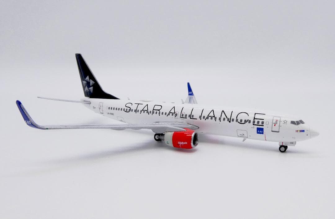 スカンジナビア航空 737-800 LN-RRE 1/400