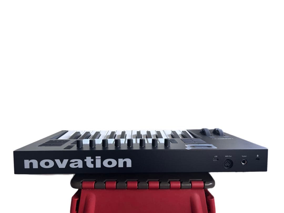 Novation Launchkey25ＭＫ4フルMIDIキーボード美品