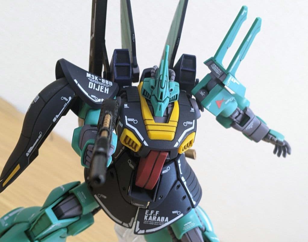 「人は同じ過ちを繰り返す。まったく…」ガンプラ完成品　1/144　HG　ディジェ