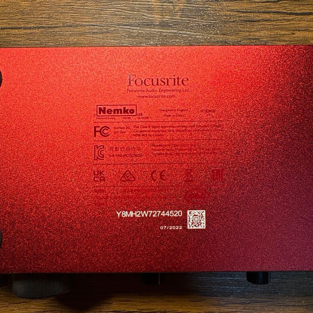 Focusrite Scarlett 2i2 オーディオインターフェイス