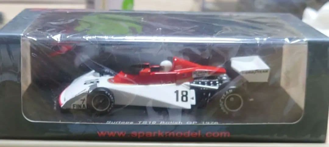 ミニカー Spark 1/43 Surtees TS19 1976 British