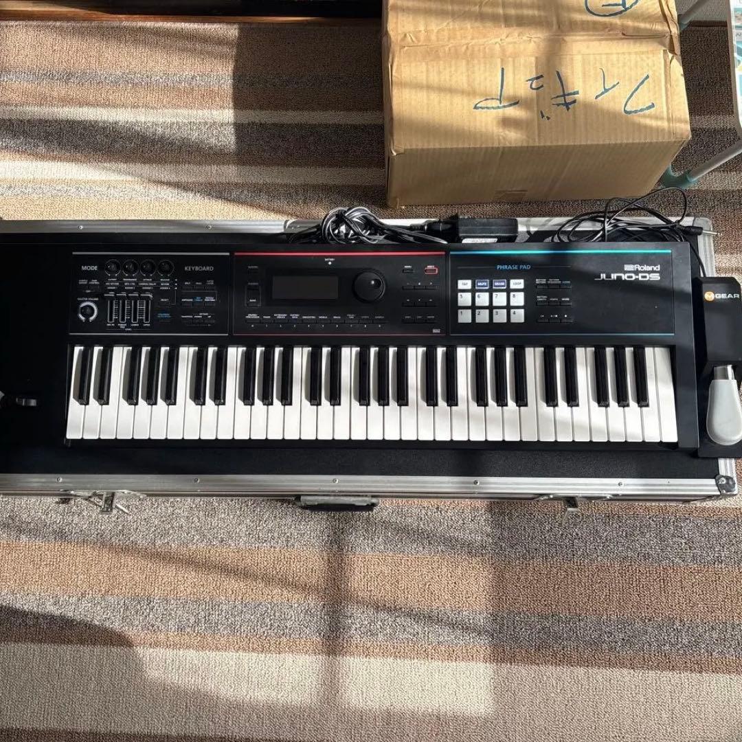 【ハードケース付】ローランド シンセサイザー Roland JUNO-DS61