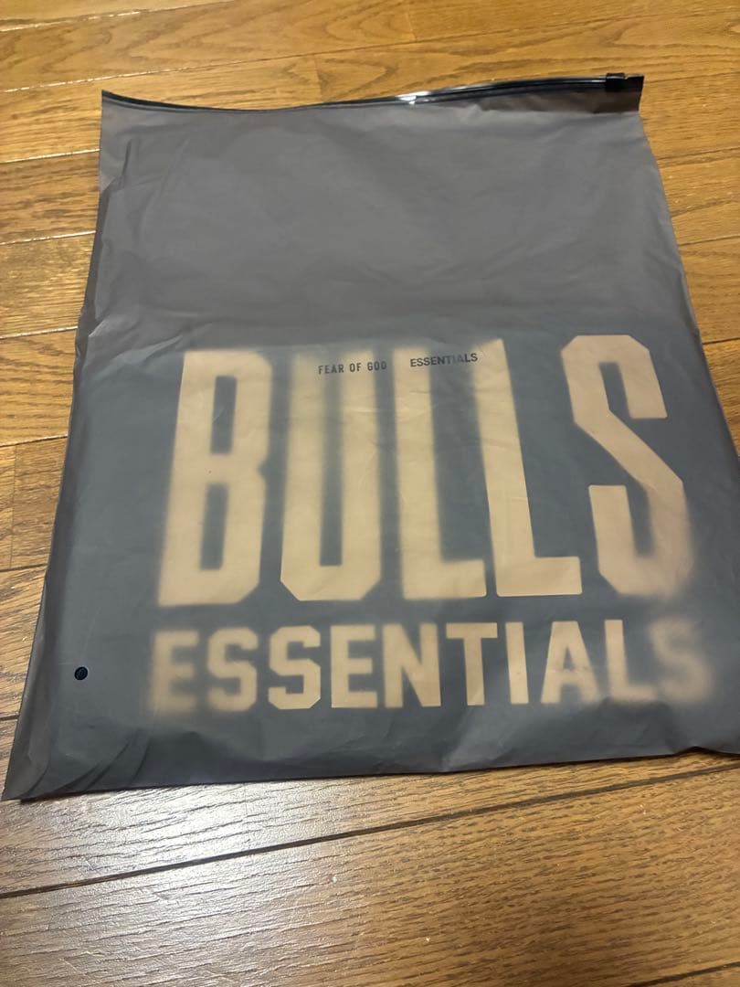 Essentials shirt bulls Mサイズ