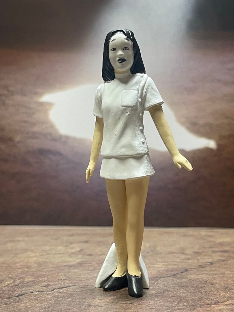 開封美品！ HG原色ウルトラ怪獣大百科『怪獣美少女コンテスト』ウルトラマン