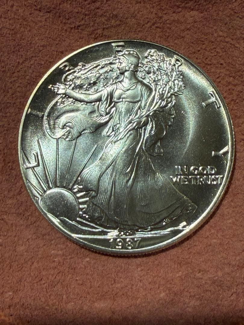 イーグル銀貨　1987年　アメリカ合衆国造幣局発行　1oz銀貨　純銀　31.1g