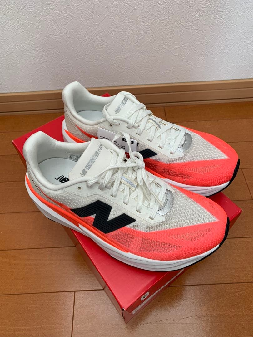 New Balance FuelCell Rebel V5 ランニングシューズ