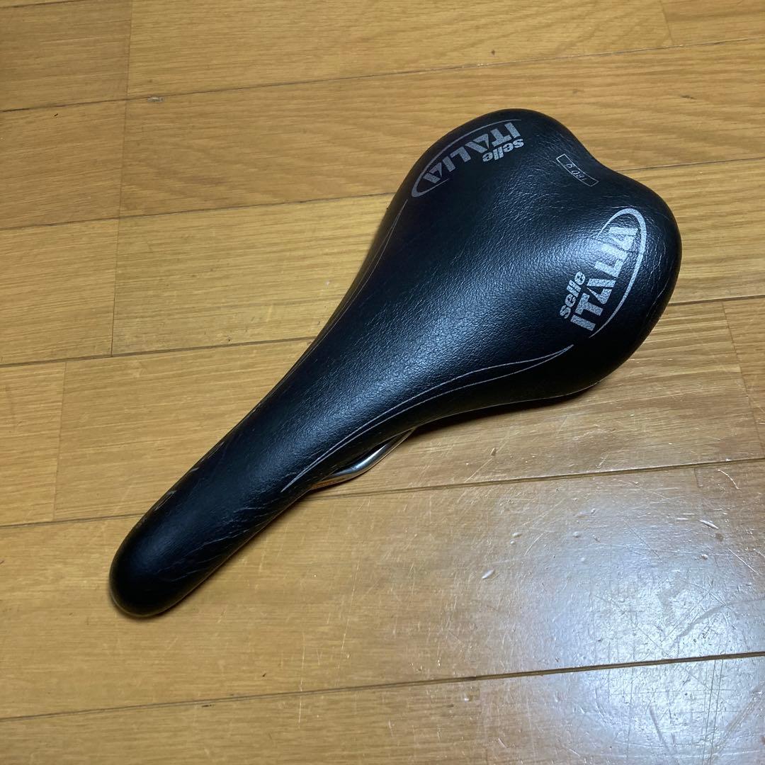 Selle Italia ブラックサドル レザー製　セライタリア　カーボンサドル
