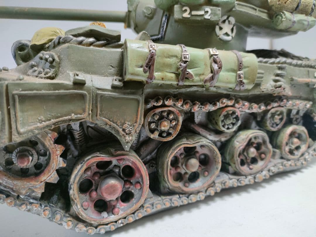 戦車　陶器　デフォルメ