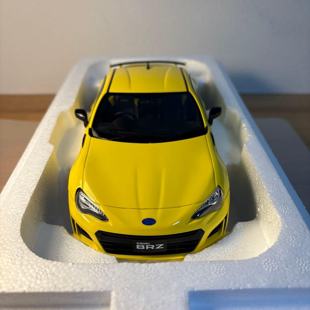 京商　スバル BRZ イエロー 1/18 ミニカー　サムライ　シリーズ