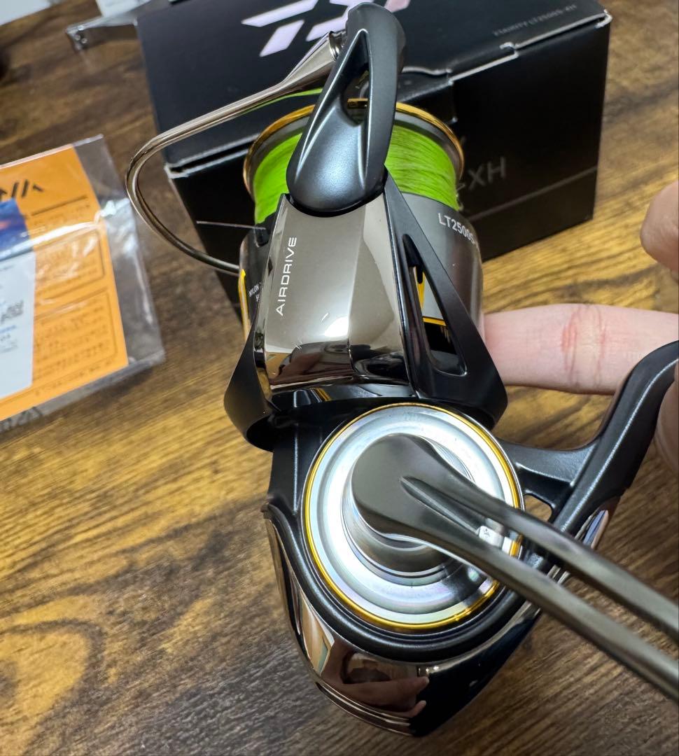 【美品】DAIWA 23 AIRITY LT2500S-XH オマケ付き