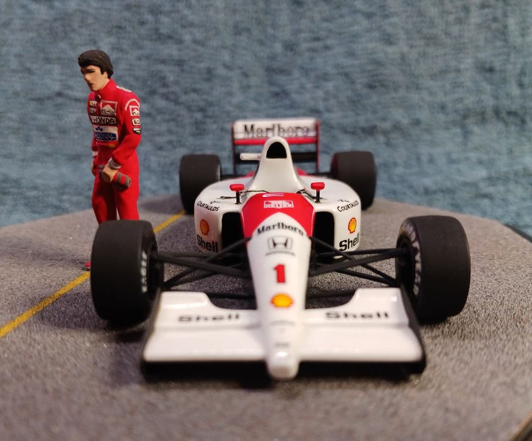 タメオ1/43 マクラーレン MP4/6 キット完成品(アイルトン・セナ)