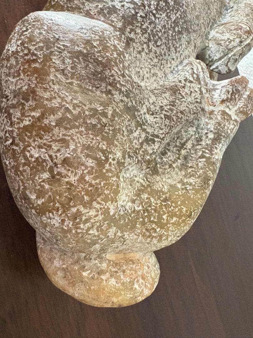 石？玉？の牛の中国的置物　角アリ　25cm、2.3 kg