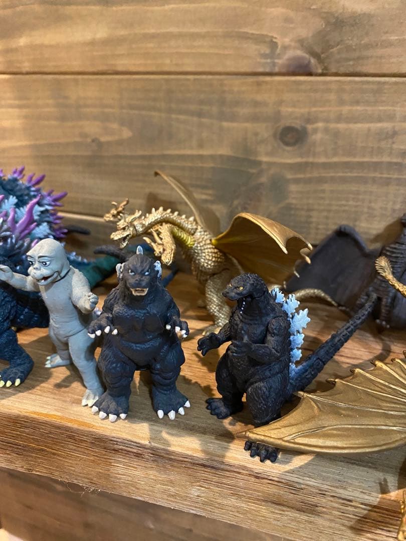 ゴジラフィギュアセット（キングギドラ含む）