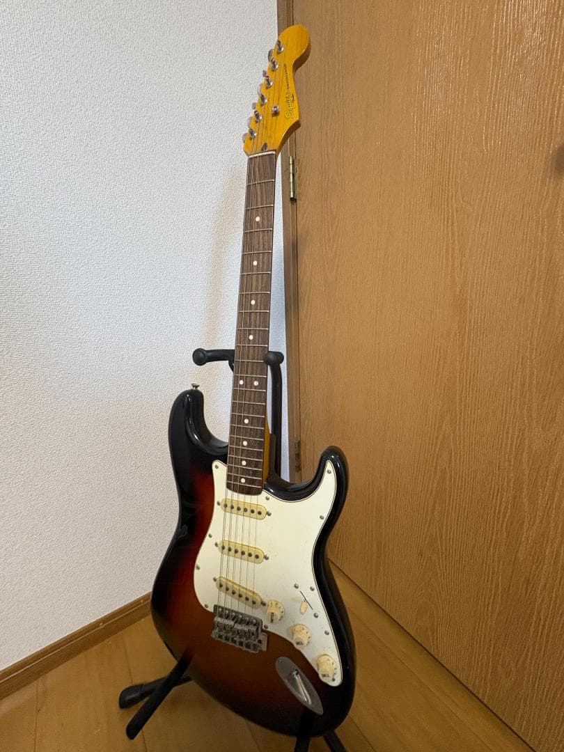 Squier by Fender ストラトタイプ エレキギター　中古