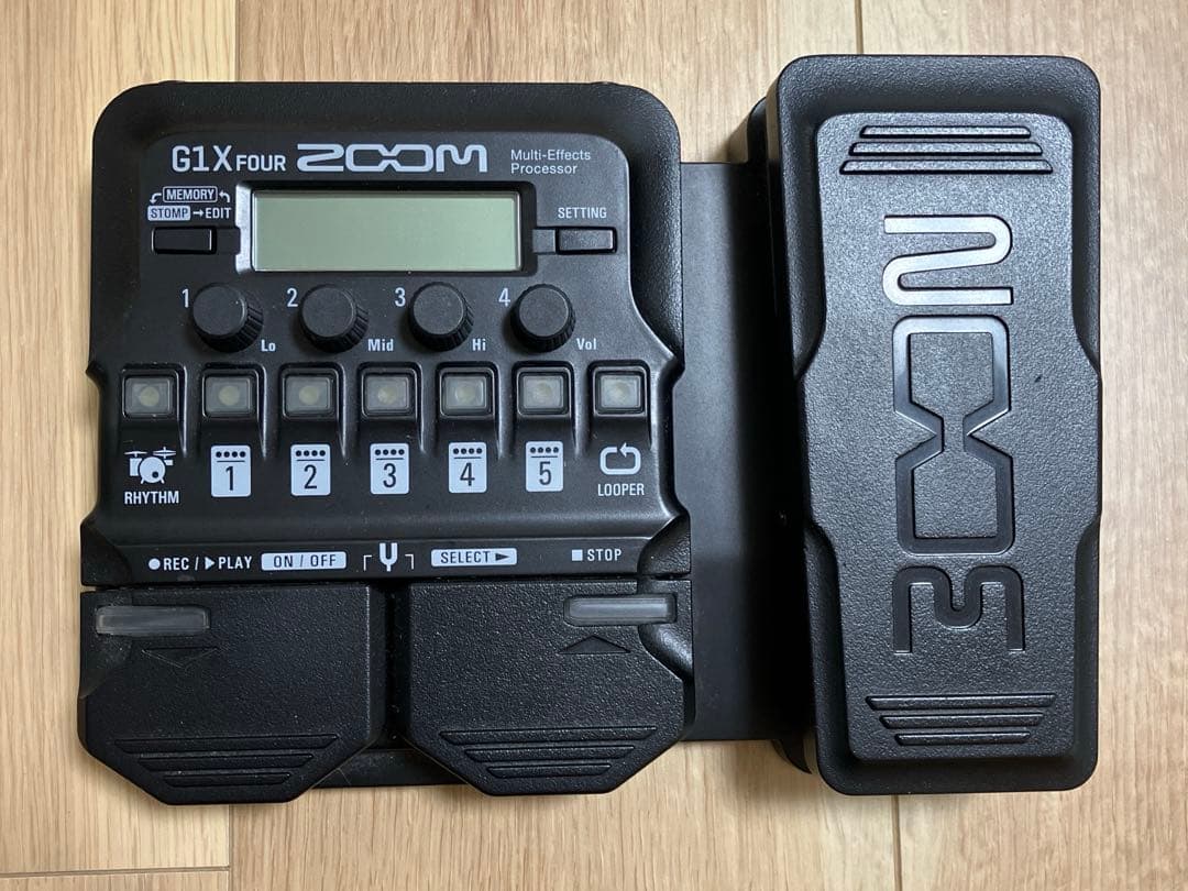 ZOOM G1X FOUR マルチエフェクター　ペダル付き
