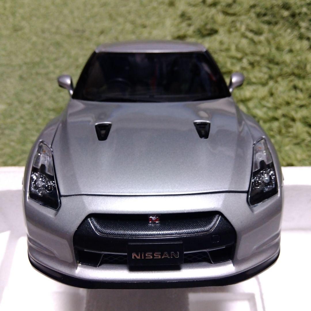 京商 日産 GTR R35 プレミアムエディション 1/18　ミニカー