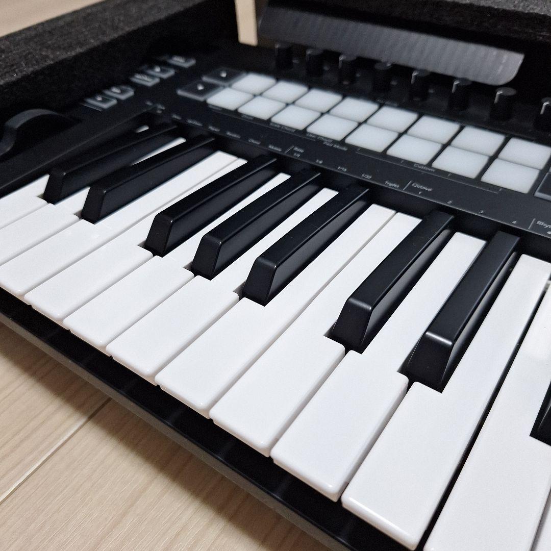 Novation Launchkey 49 MK3 Ableton Midi鍵盤