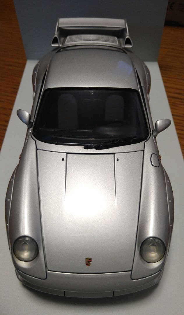 UTモデルズ 1/18 ポルシェ911 (993)GT2 シルバー