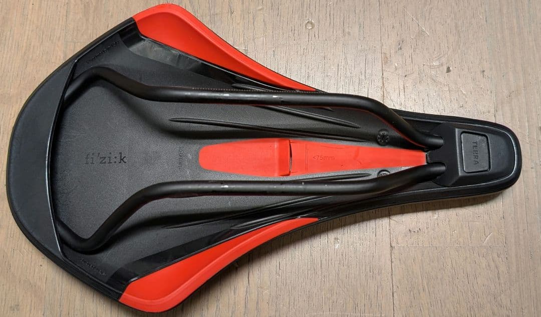 Fizik Terra Argo 150mm サドル ブロンプトン