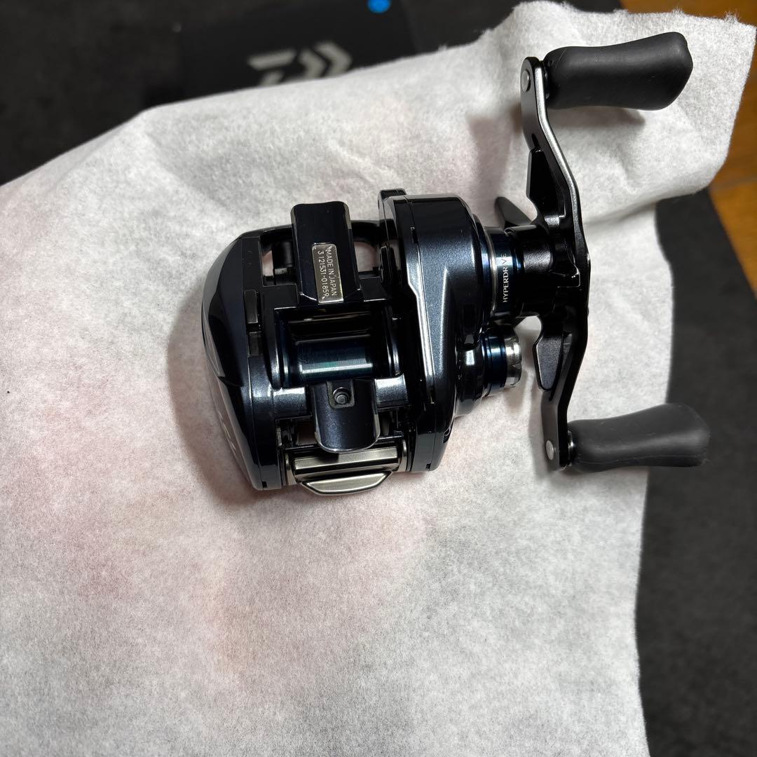 DAIWA STEEZ A TW HLC 8.1L左　イッセイスプール付